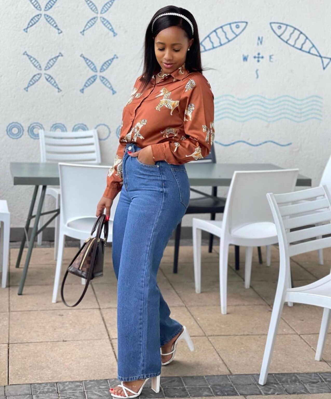 30 Fashionable Ways to Style Blue Jeans for Every Occasion | STYLESCATALOG