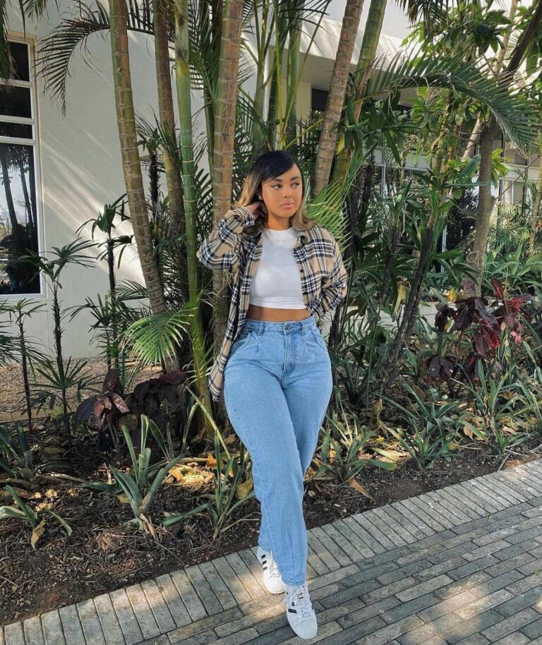 30 Fashionable Ways to Style Blue Jeans for Every Occasion | STYLESCATALOG