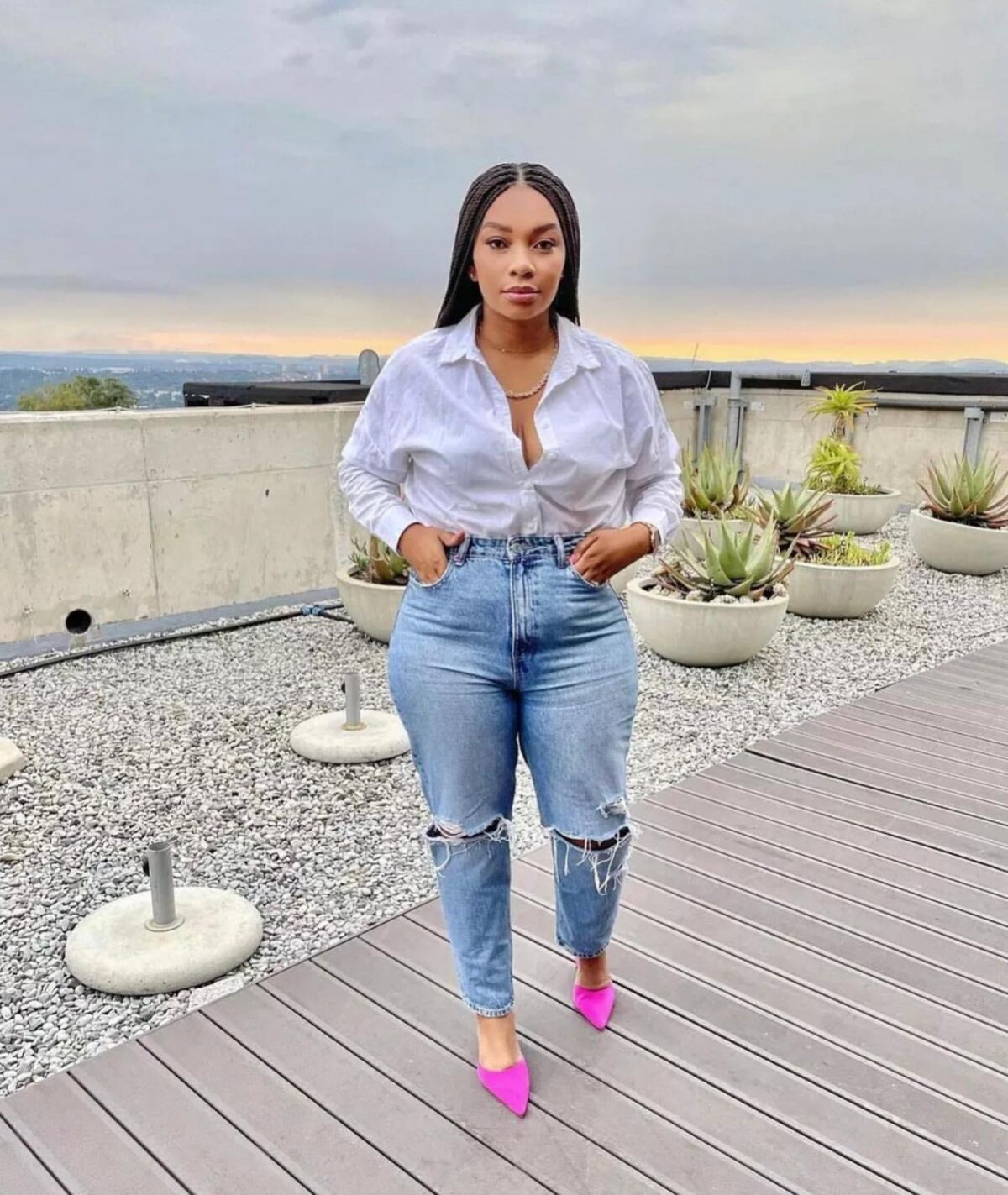 30 Fashionable Ways to Style Blue Jeans for Every Occasion | STYLESCATALOG