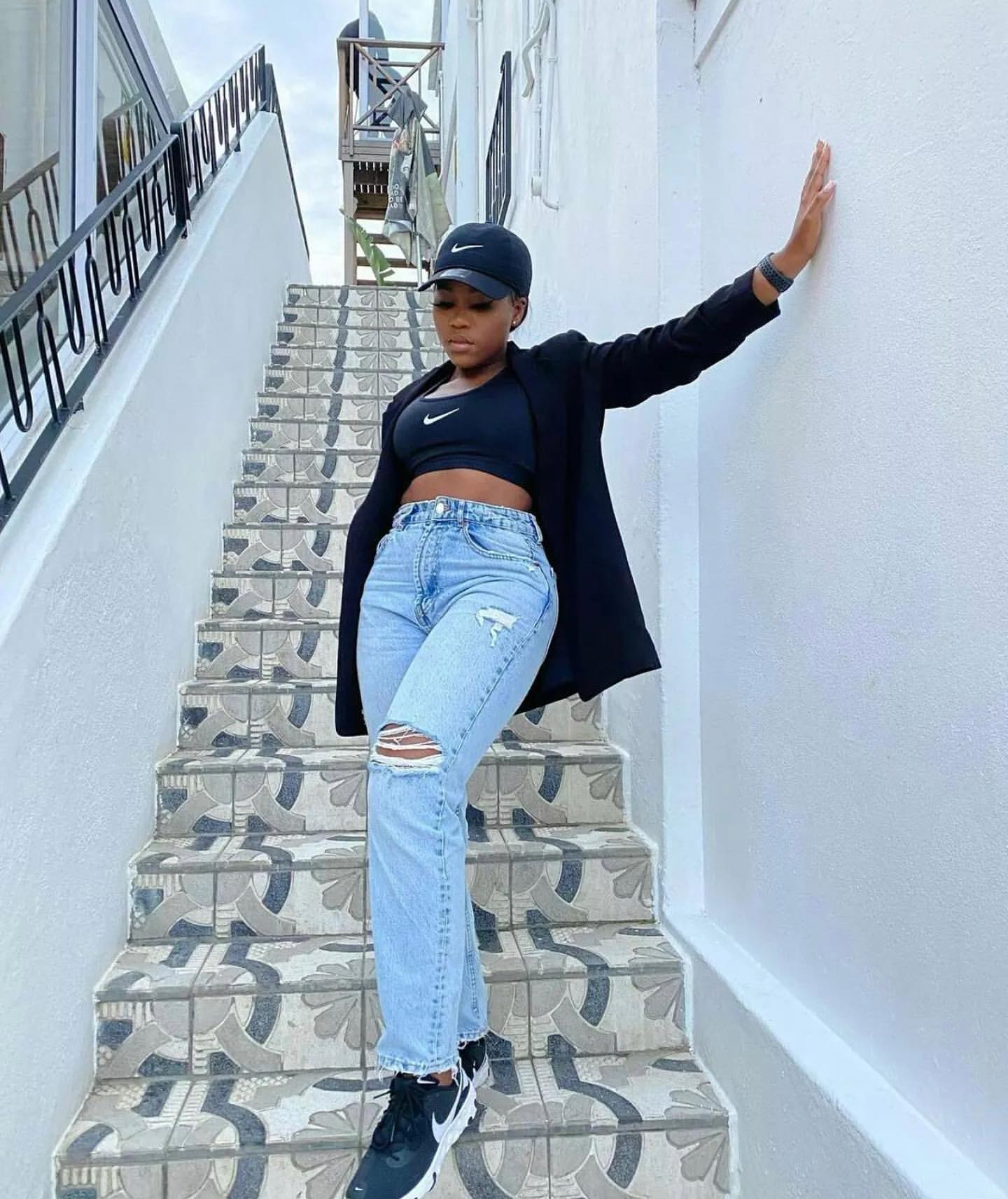 30 Fashionable Ways to Style Blue Jeans for Every Occasion | STYLESCATALOG