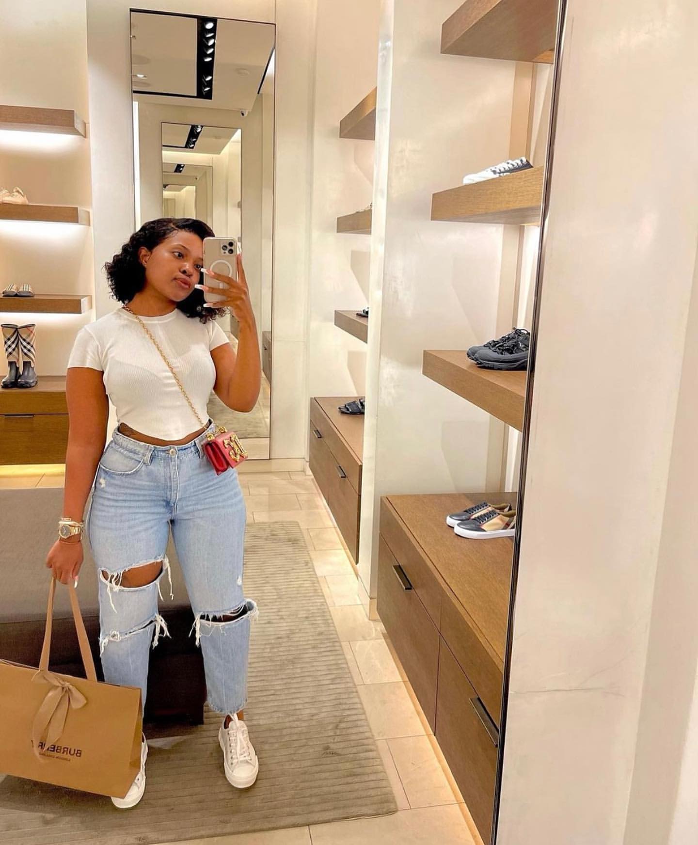 30 Fashionable Ways to Style Blue Jeans for Every Occasion | STYLESCATALOG